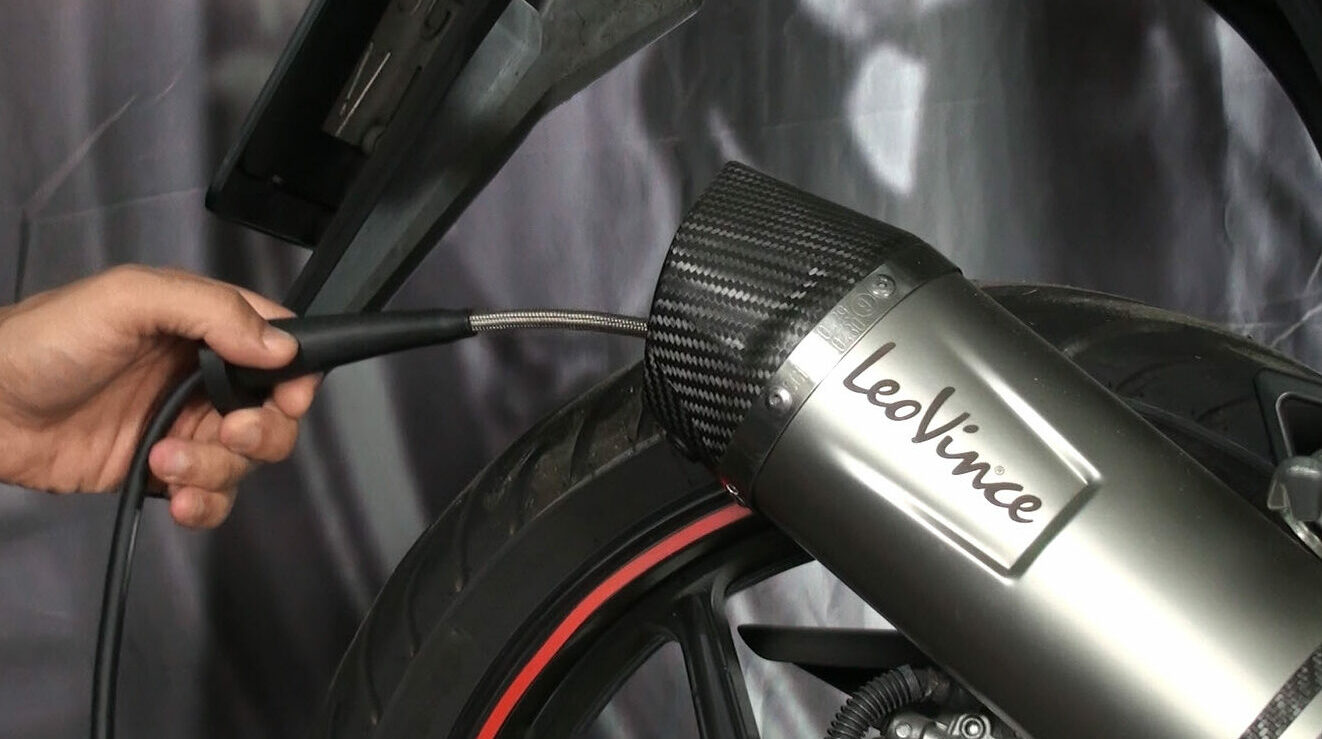 Motorcycle exhaust gas analysis course